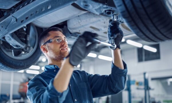 How To Become A Car Mechanic: 8 Easy Steps To Follow!