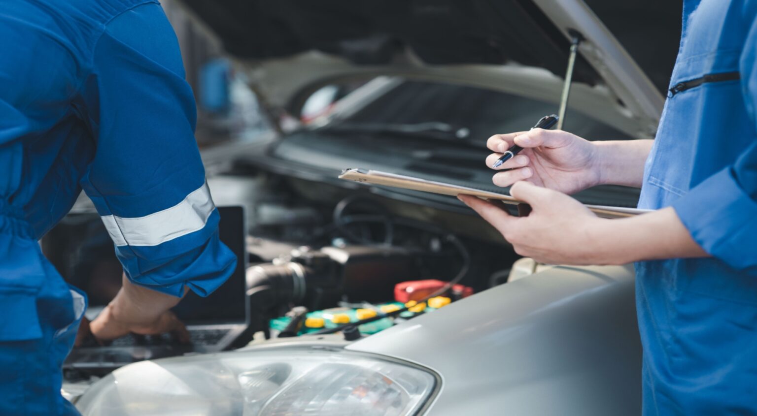 How To Become A Car Mechanic: 8 Easy Steps To Follow!