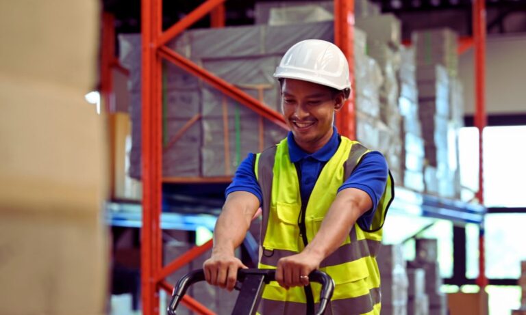 Manual Handling Training – Safe Lifting & Moving Skills